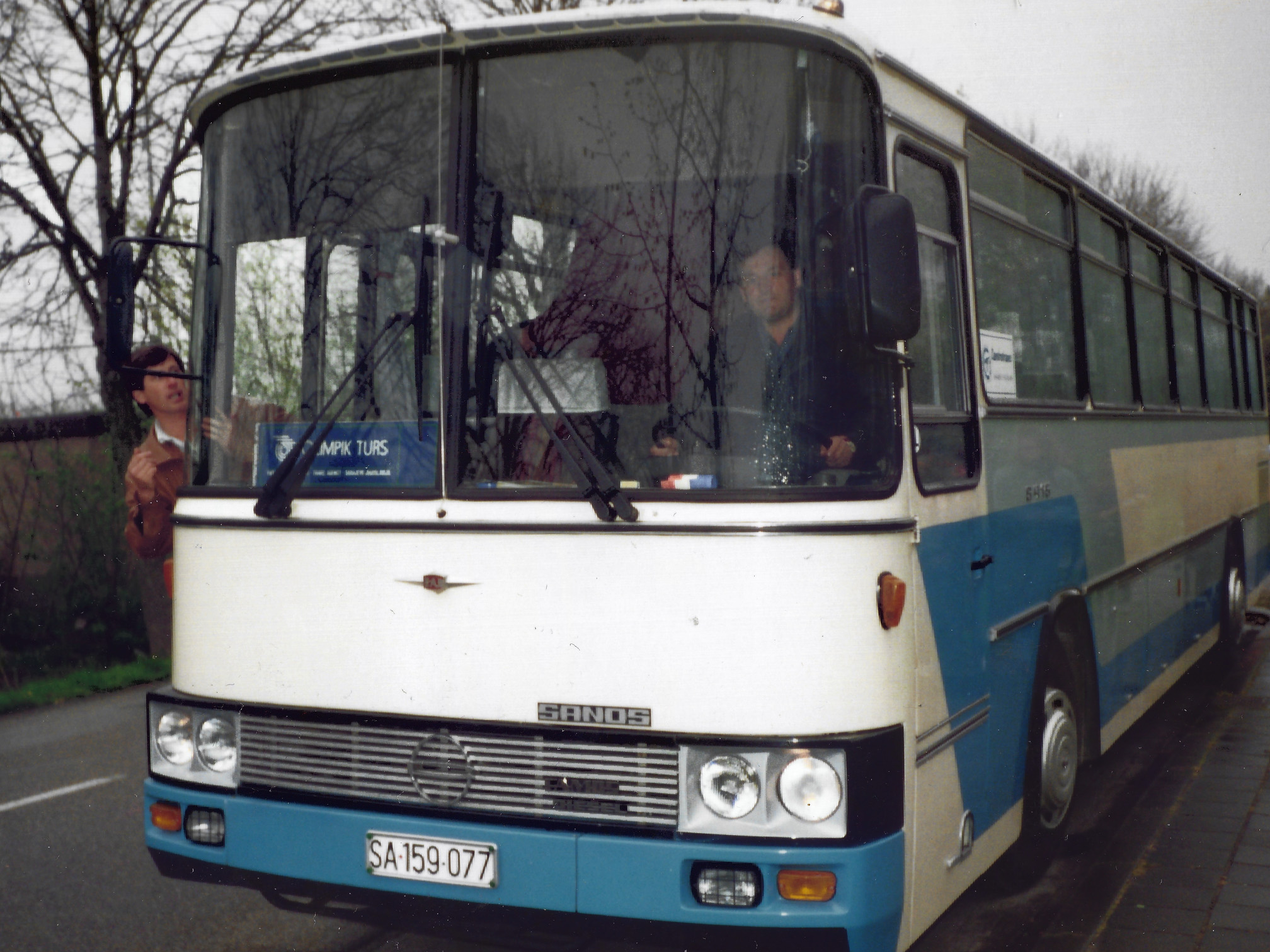 Uitgeverij Omniboek | De bus uit mostar